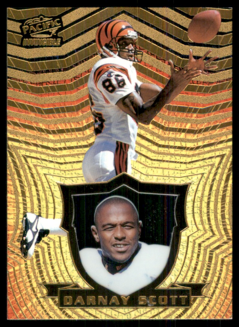 1997 Pacific Invincible Football Cards Darnay Scott #35 on Kronozio