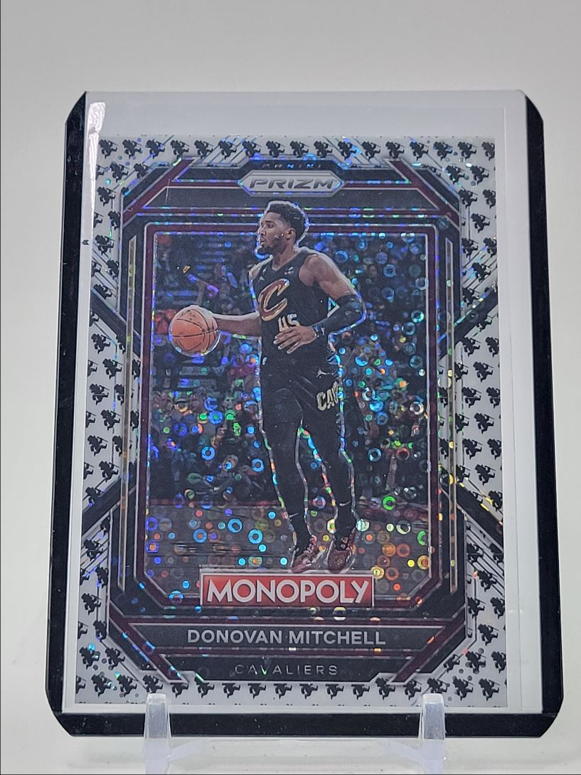 2022-23 PRIZM MONOPOLY MR MONOPOLY MAN RUNNING DONOVAN MITCHELL on Kronozio