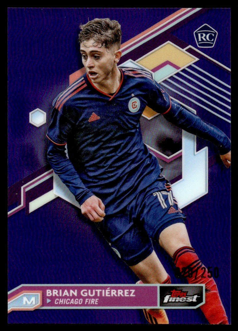 2023 Topps Finest MLS Purple Refractor Brian Gutierrez RC #17 on Kronozio