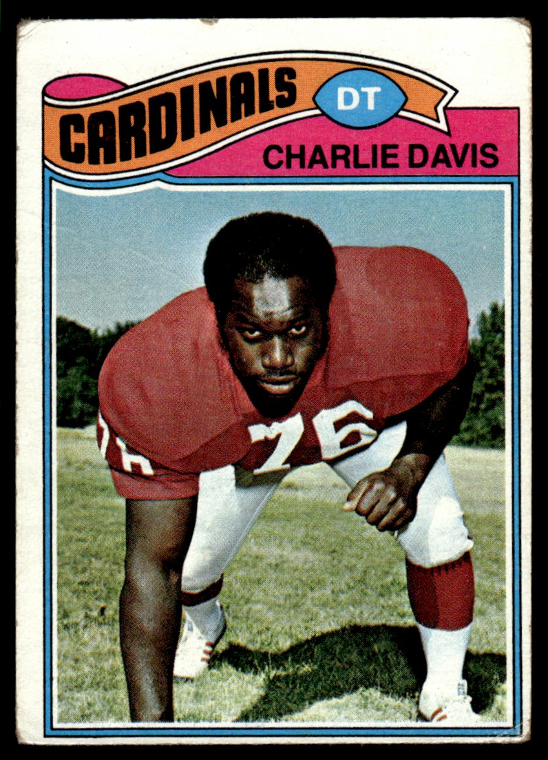1977 Topps Charlie Davis #303 on Kronozio