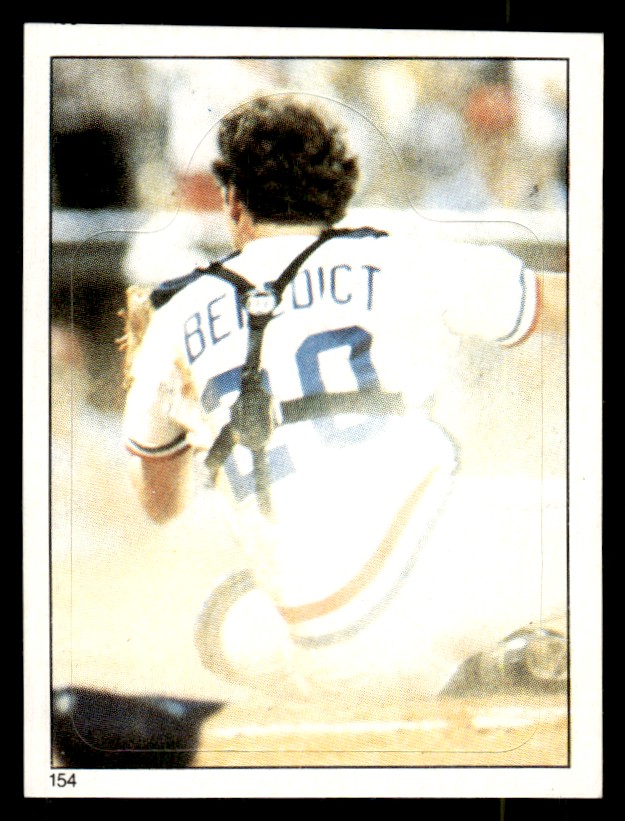 1983 O-Pee-Chee Stickers Bruce Benedict #154 on Kronozio